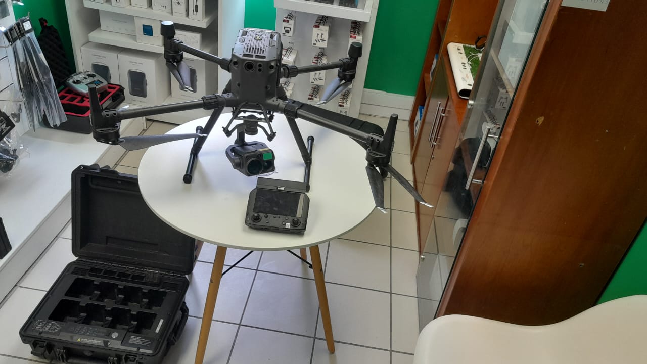 Pre-Loved DJI M300 RTK and H20T Kit with Accessories – TecAfrica Solutions
